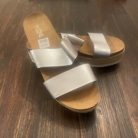 Brash | Shoes | Nwt Brash Silver Espadrille Platform Wedge Metallic ...